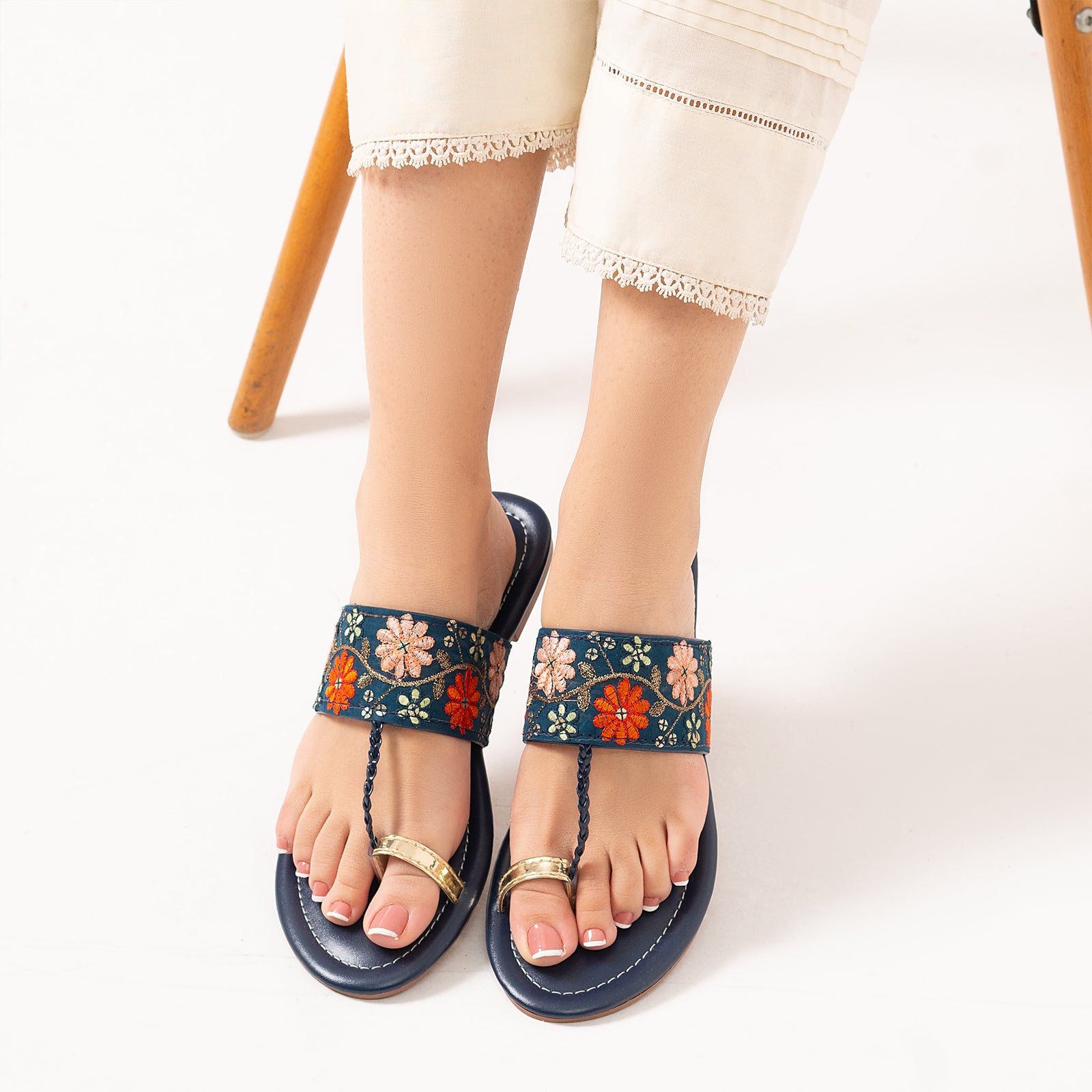 Buy Latest Women Shoes Online In Pakistan | Shoes For Women – Servis